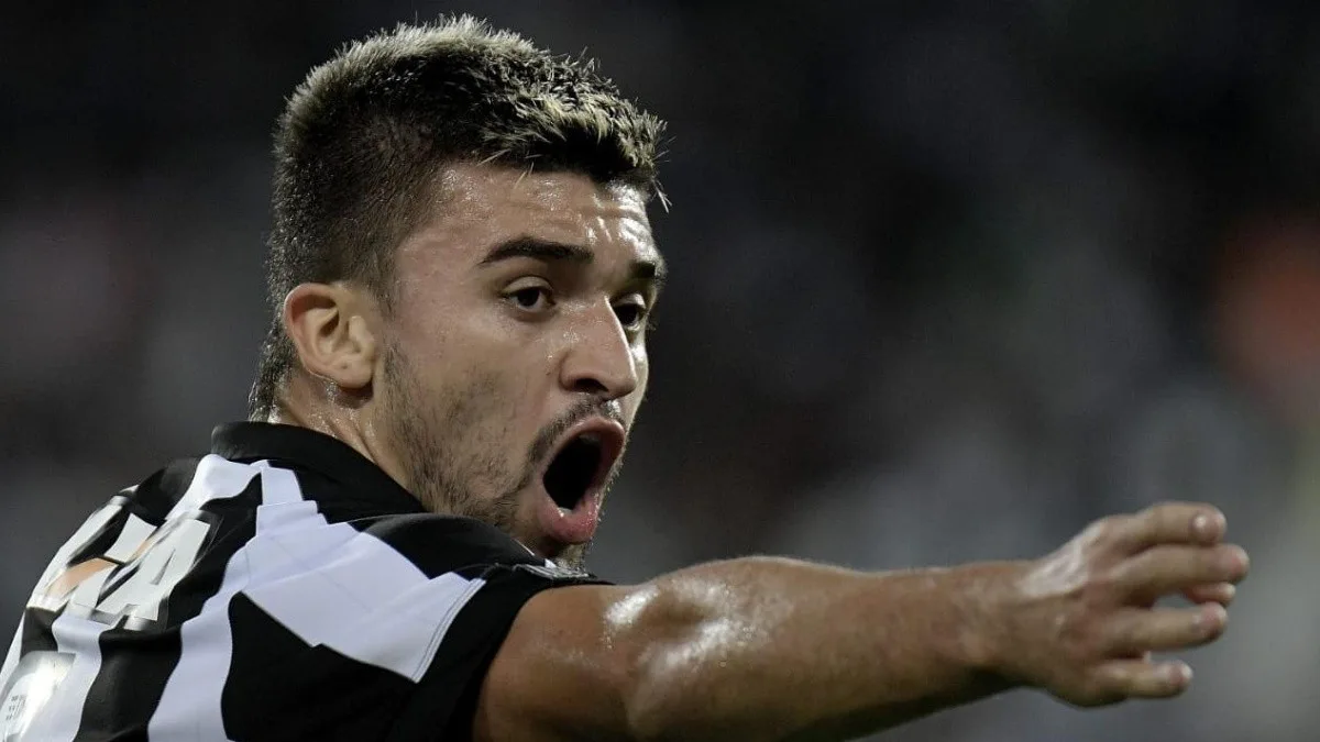 Após Kalou, diretoria do Botafogo confirma: "Victor Luis, Forster e ...